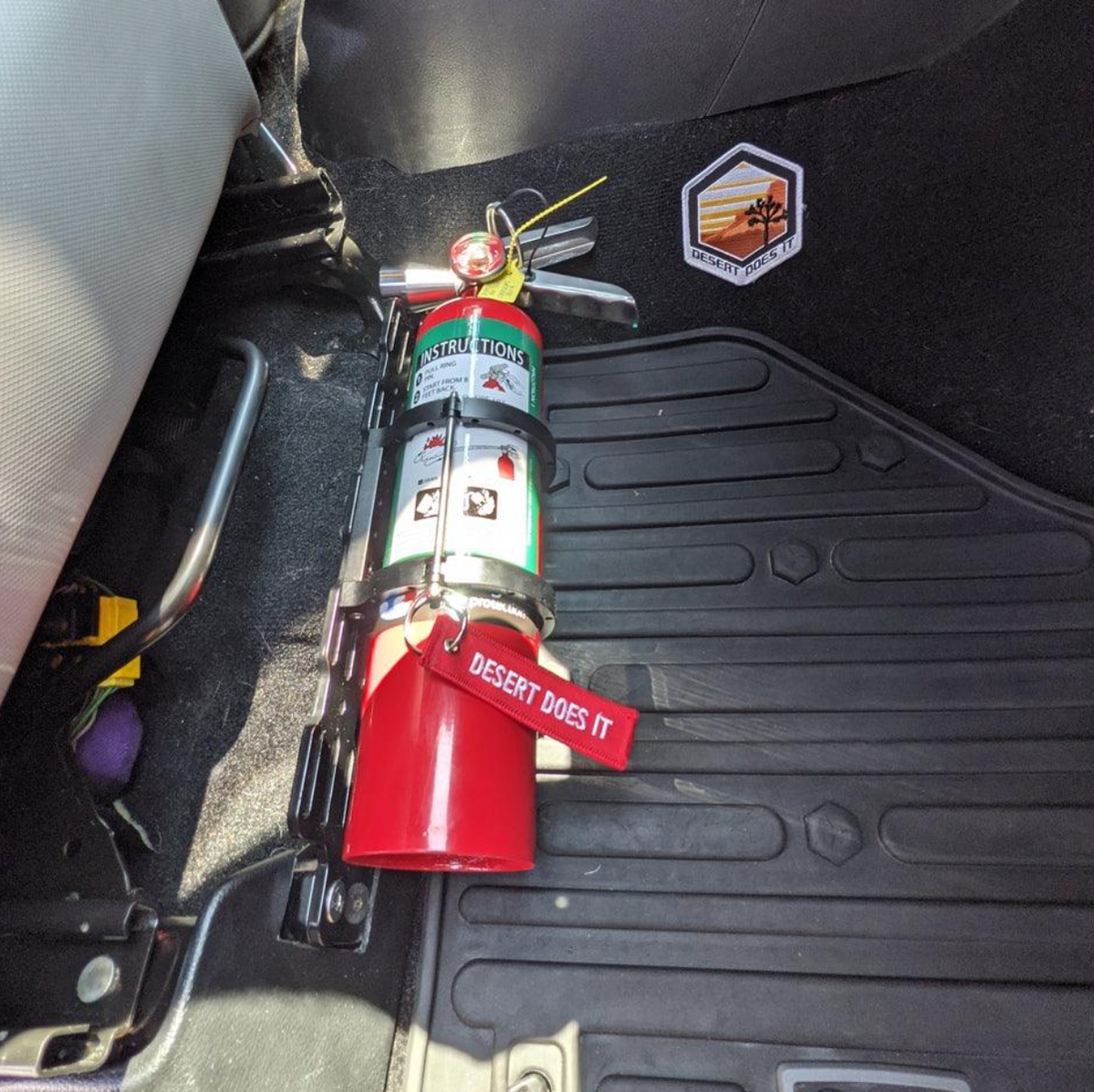 Desert Does It Quick Drop Fire Extinguisher Mount (Universal Fit ...